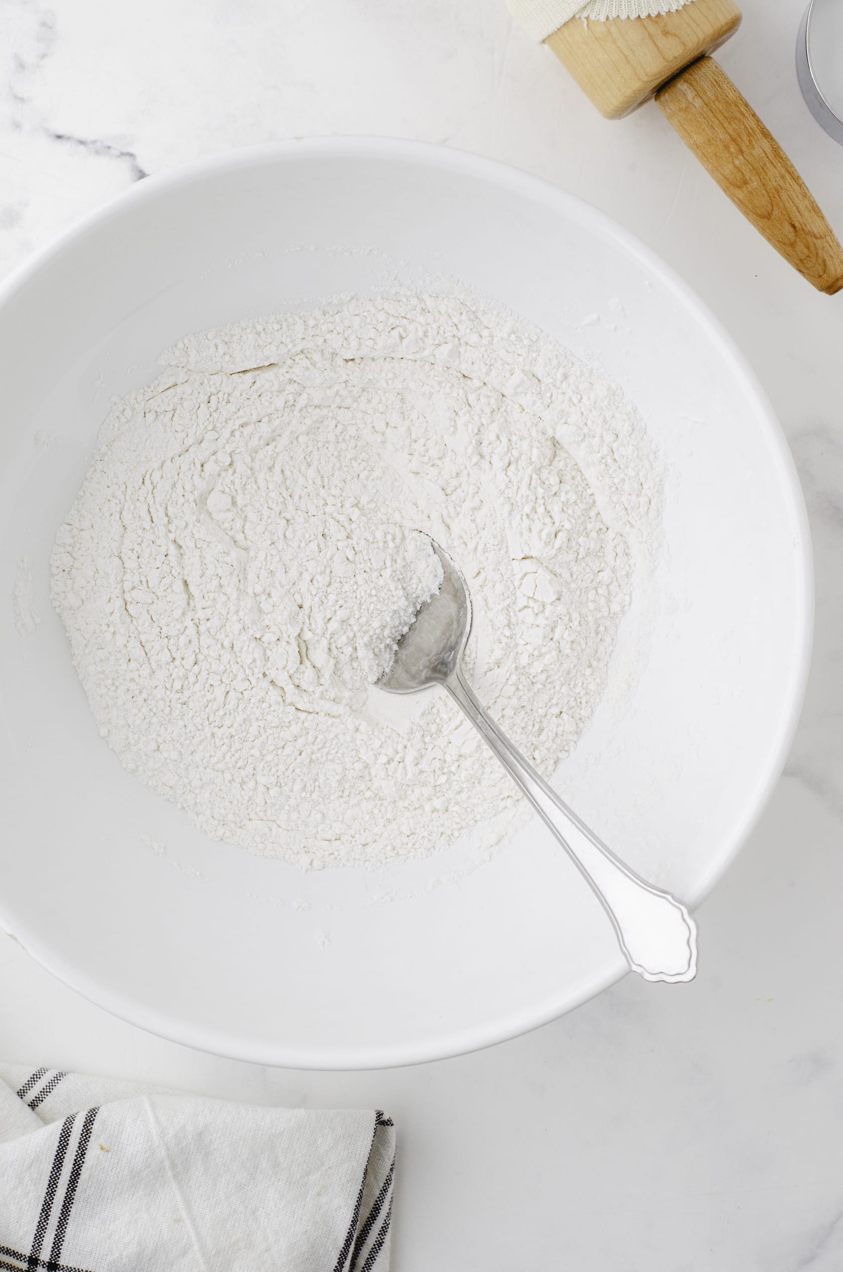 Easy Light & Fluffy Baking Powder Biscuits Recipe - Harbour Breeze Home